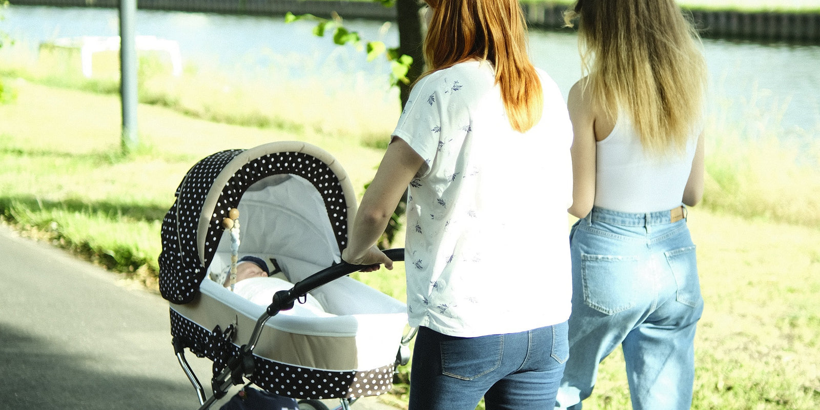 Top Tips for Navigating Busy Streets with Your Stroller – Maternity ...